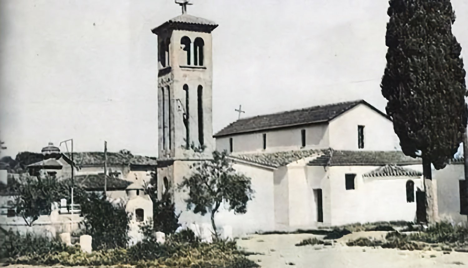 Η άγνωστη ιστορία του πρόχειρου Ιερού Ναού του Αγίου Αθανασίου στη ...