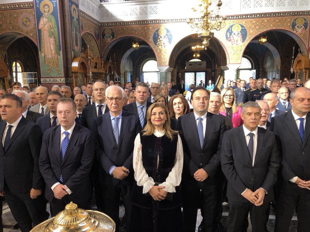 Λιακούλη για επέτειο ΟΧΙ: «ΟΧΙ στο αιματοκύλισμα των αμάχων, ΟΧΙ στην ...