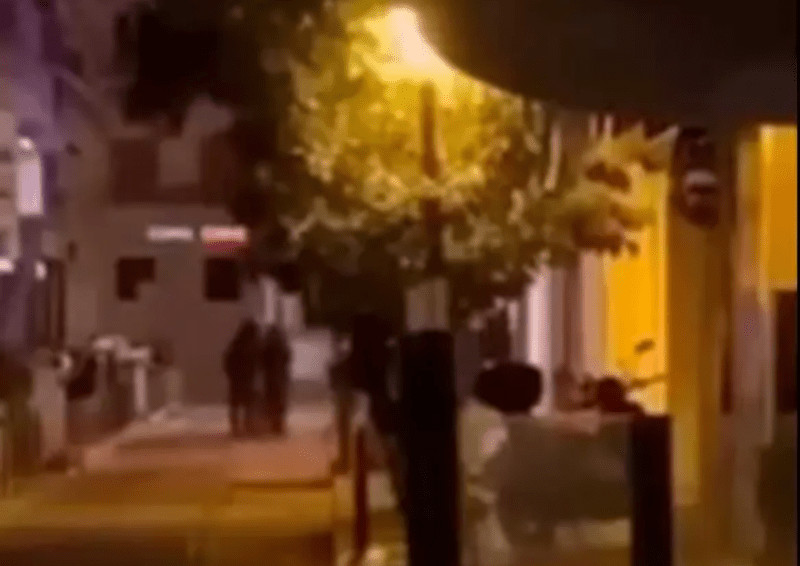 Οπαδικό επεισόδιο στη Θεσσαλονίκη: Η στιγμή της επίθεσης στο 35χρονο ...