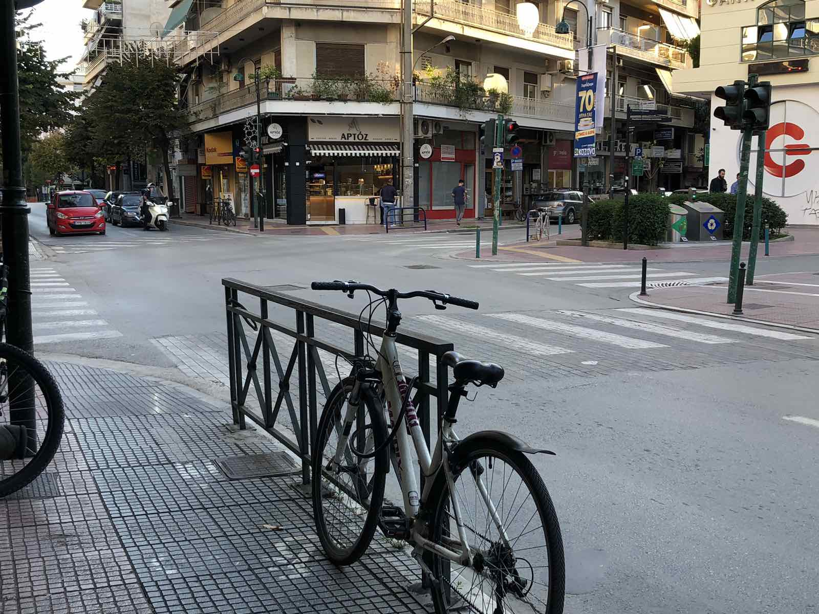 Η περιπέτεια Λαρισαίας γιατρού στο κέντρο της πόλης και το «βέτο ...