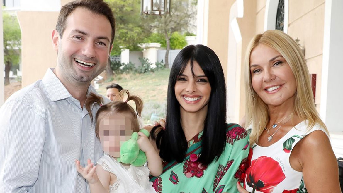 Χριστίνα Παππά: Οι οικογενειακές στιγμές στην παιδική χαρά με την ...