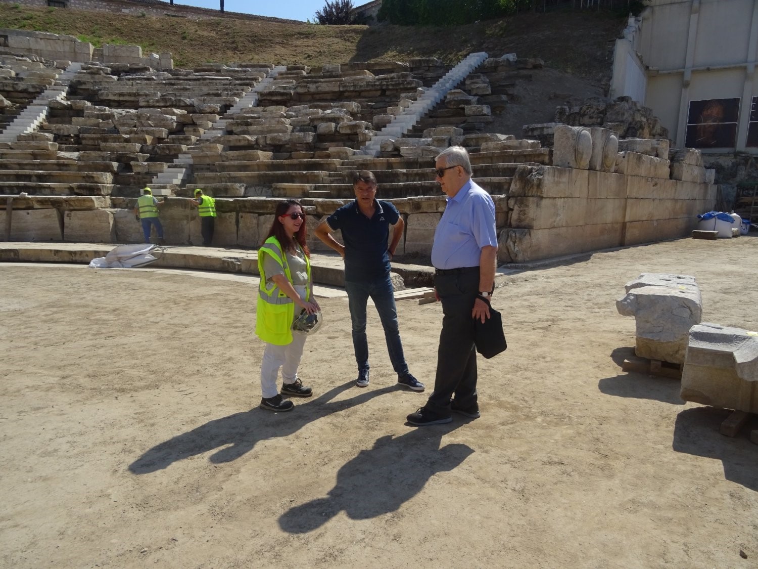 Εκδόθηκε το βιβλίο «Αρχαίο Θέατρο Λάρισας… Τα μάρμαρα μιλούν ...
