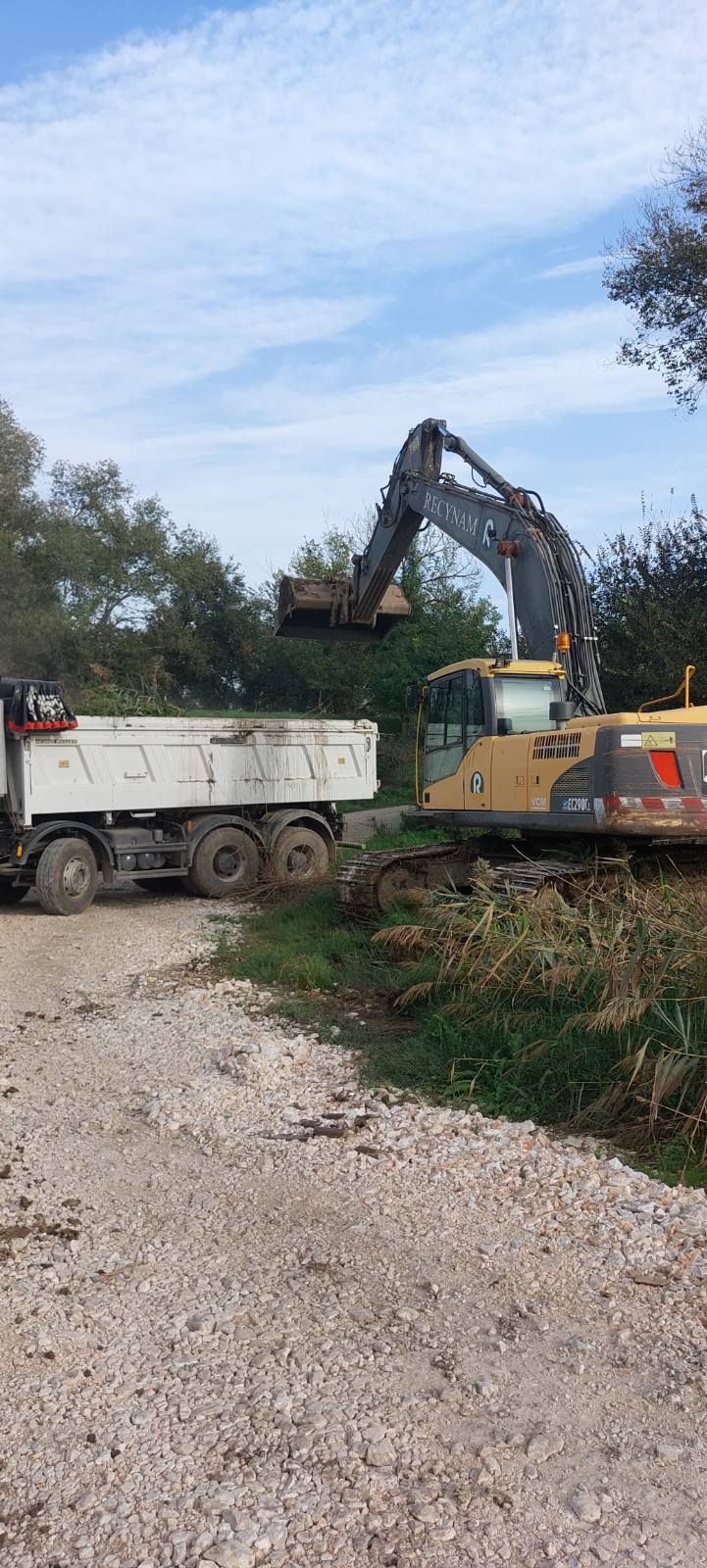 Συνεχίζονται από την Περιφέρεια οι εργασίες για την αντιπλημμυρική ...