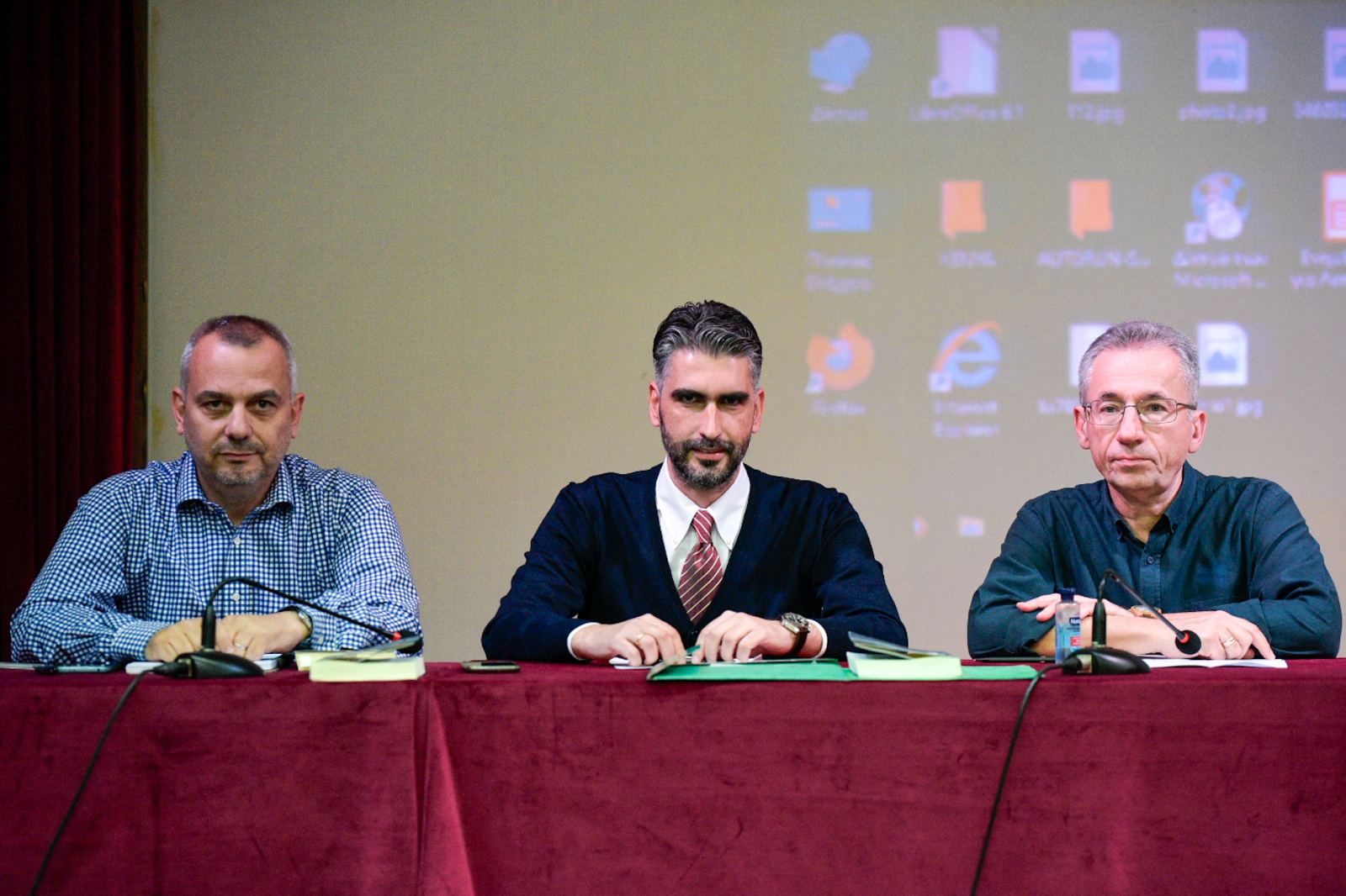 Παρουσιάστηκε στη Λάρισα το νέο βιβλίο του Ισίδωρου Ζουργού «Παλιές και ...