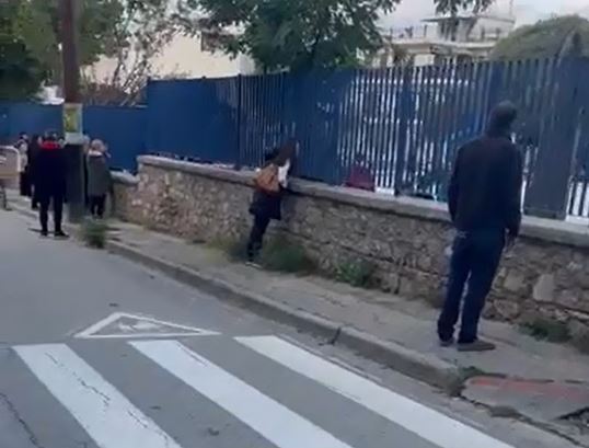 Έπεσαν σοβάδες στο 21ο Δημοτικό σχολείο Βόλου – Εκκενώθηκε το κτίριο ...