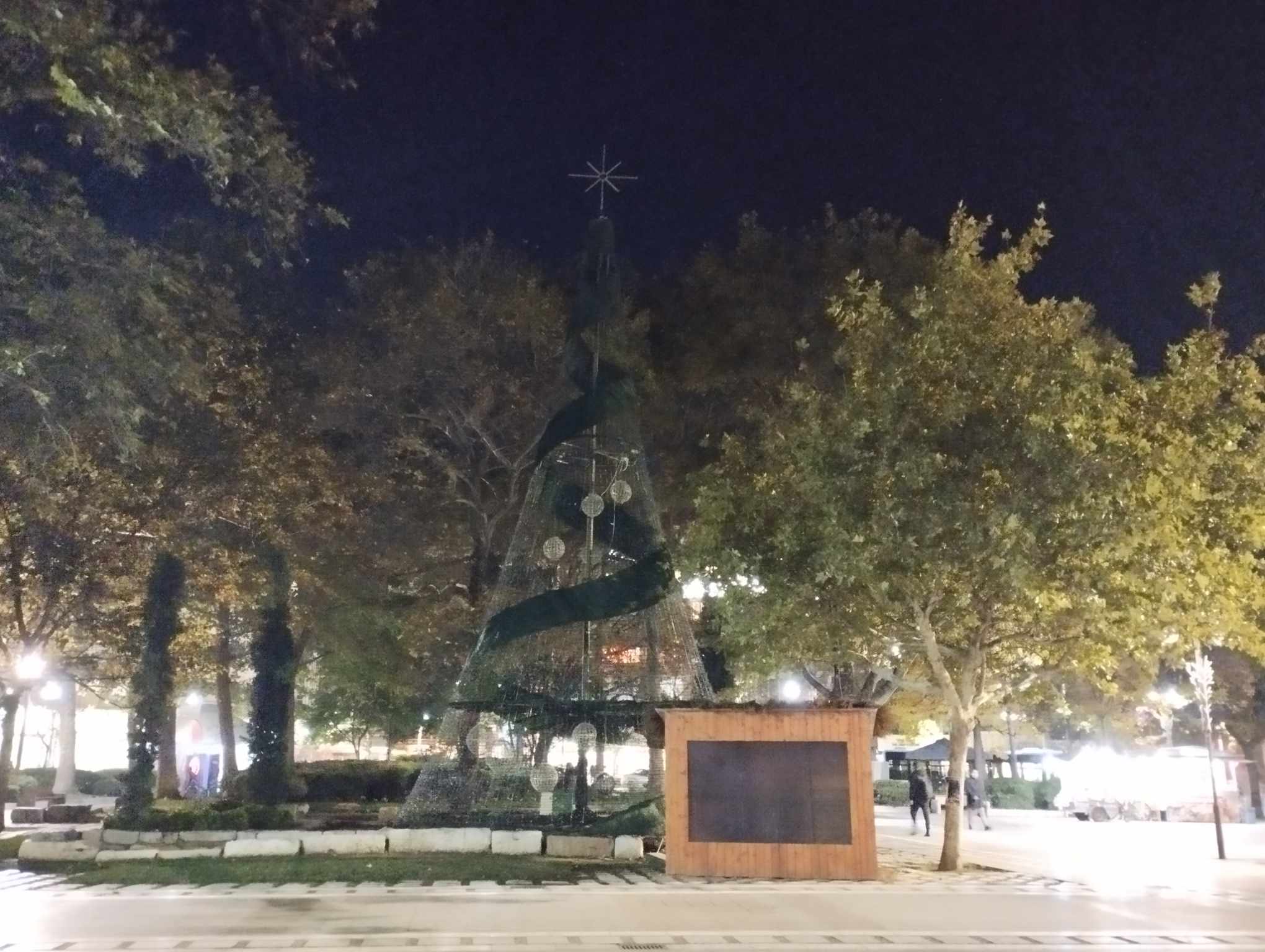 Σε τροχιά χριστουγεννιάτικου πάρτι η Λάρισα - Στο φουλ οι προετοιμασίες ...