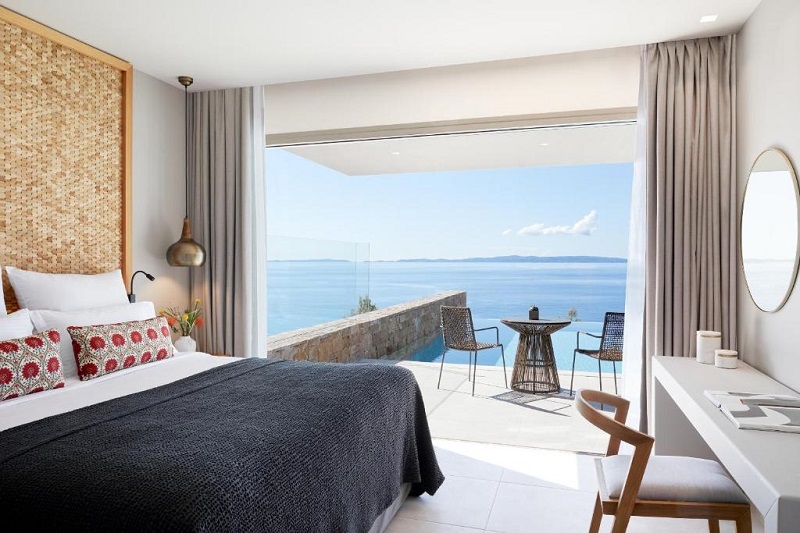 Conde Nast Traveller: Ελληνικά τα 4 από τα 8 κορυφαία all inclusive ...