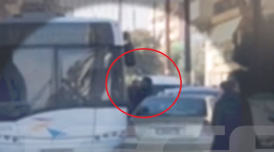 Θεσσαλονίκη: Πιάστηκαν στα χέρια στη μέση του δρόμου για ένα τρακάρισμα ...