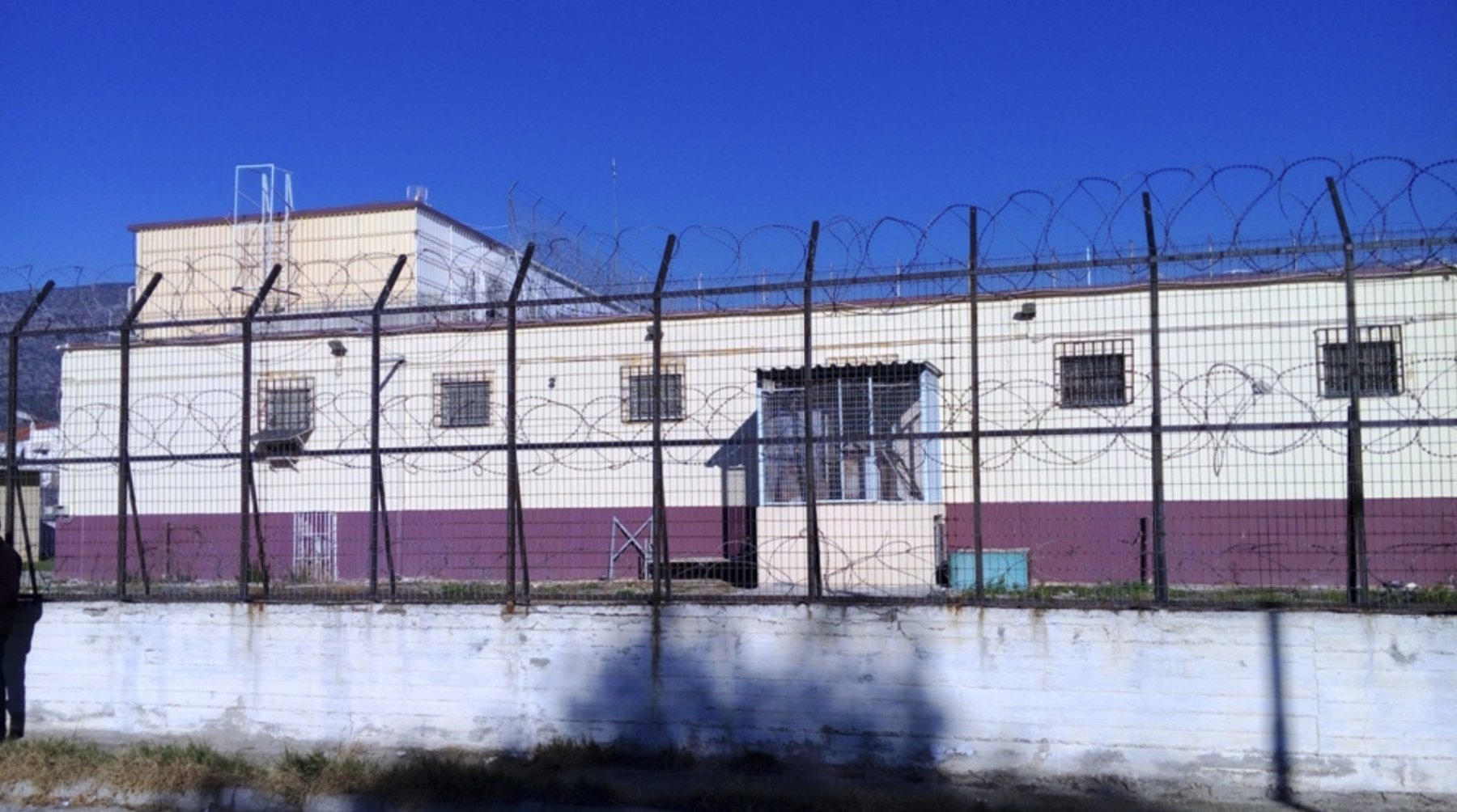 Για ένα τηλέφωνο… η “σύρραξη” εννέα κρατούμενων στις φυλακές του Βόλου ...