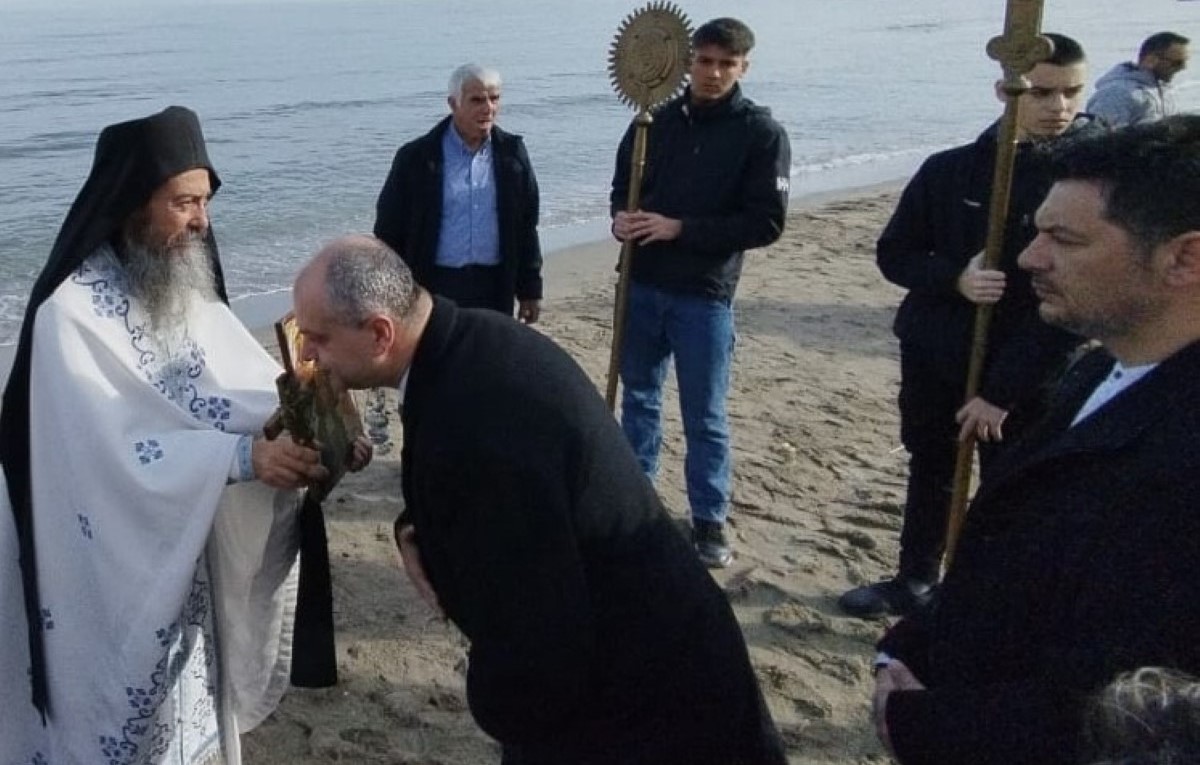 Στο Στόμιο ο Χρήστος Καπετάνος για τον εορτασμό των Θεοφανείων: Το φως ...
