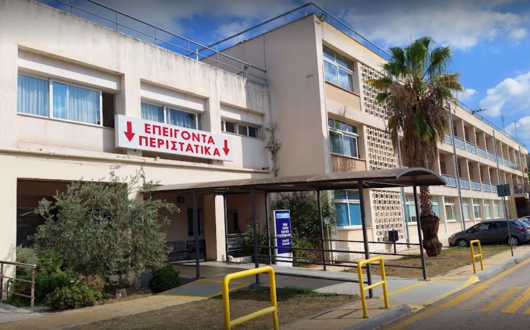 Σοβαρό τροχαίο στην Πειραιώς – Ένα άτομο στο νοσοκομείο – ONLARISSA.GR ...