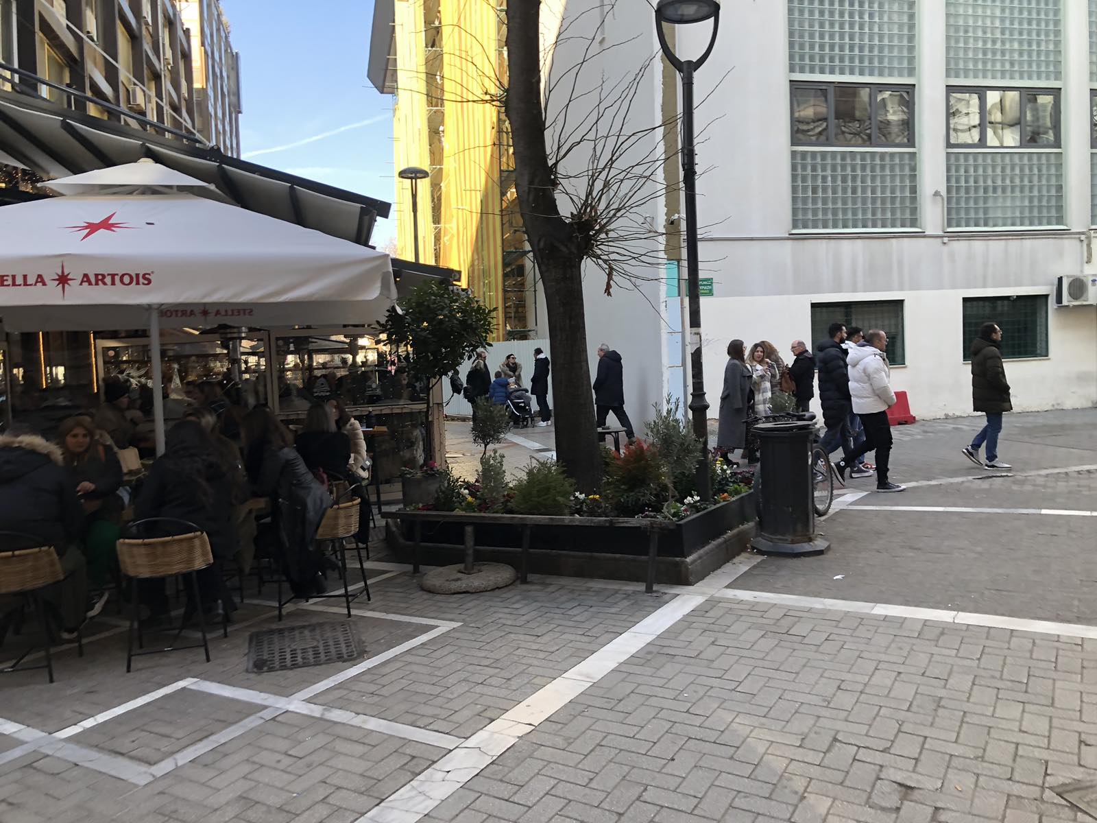 Για καφέ και ψώνια στο κέντρο σήμερα Κυριακή οι Λαρισαίοι, με ανοιχτή ...