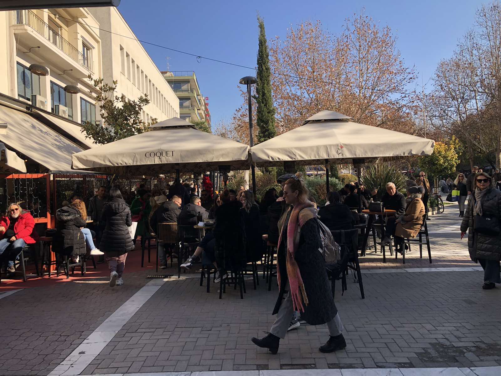 Για καφέ και ψώνια στο κέντρο σήμερα Κυριακή οι Λαρισαίοι, με ανοιχτή ...