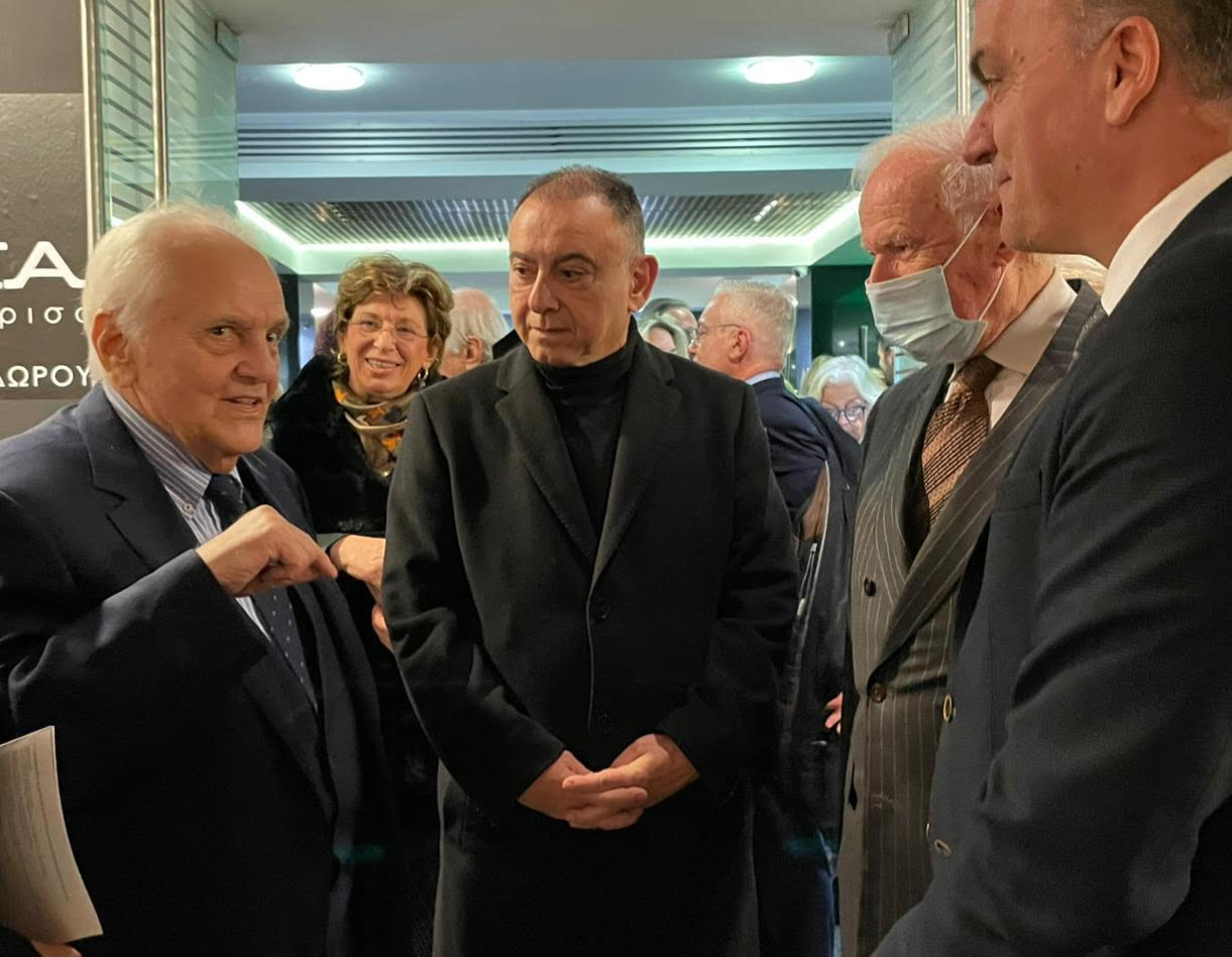 Κέλλας στα εγκαίνια της έκθεσης του Νίκου Παπαθεοδώρου στην Αθήνα ...