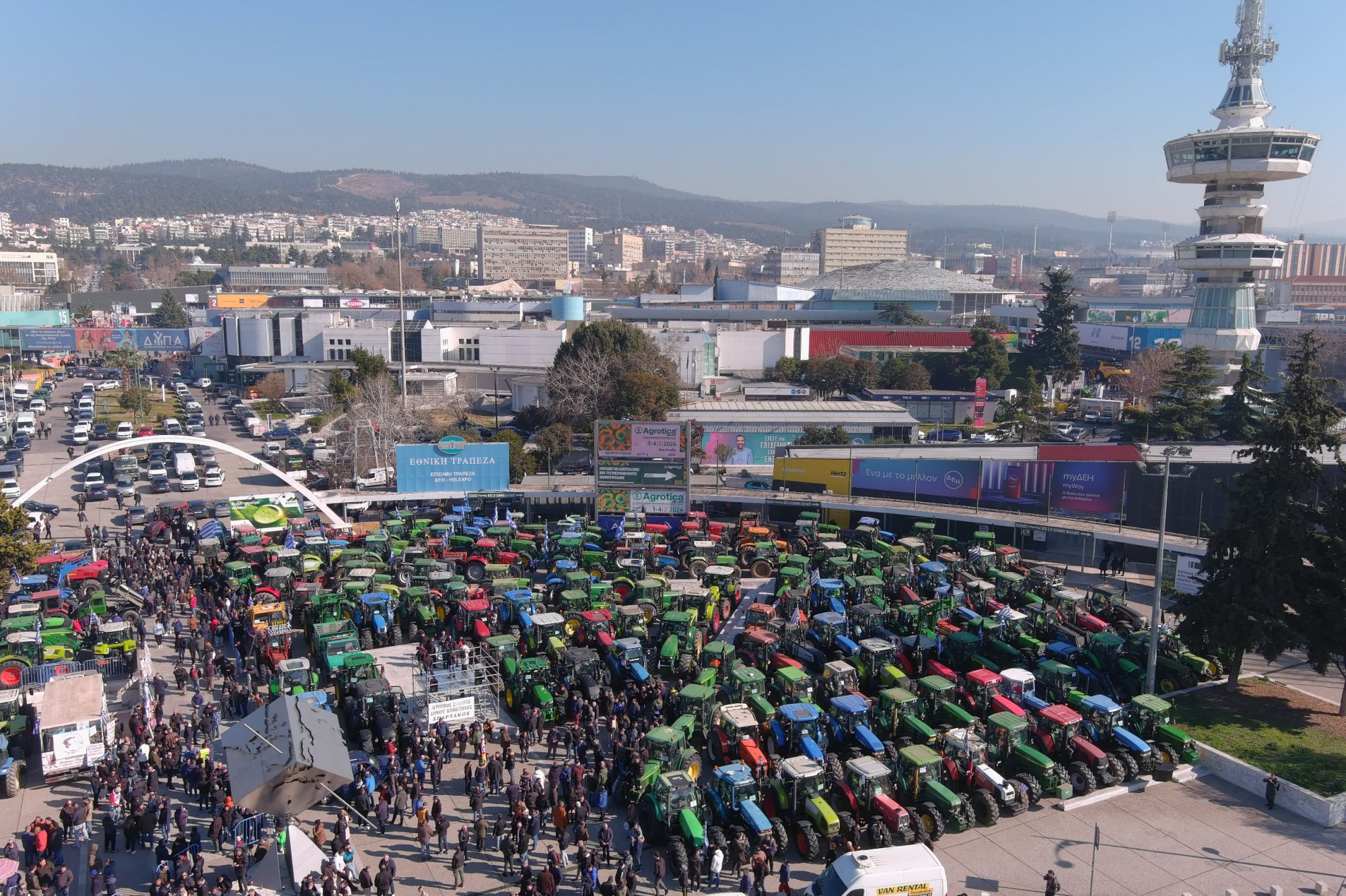 Σε διάλογο καλεί ο Αυγενάκης – Στα μπλόκα καλούν οι αγρότες – ONLARISSA ...