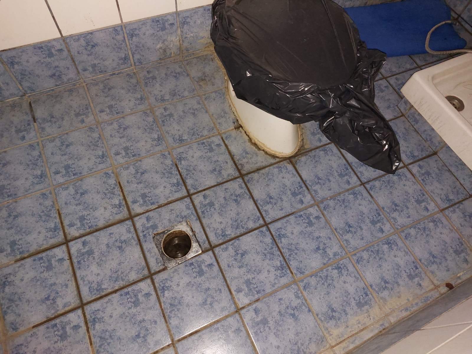 Εικόνες που σοκάρουν από τις τριτοκοσμικές συνθήκες στο Κολυμβητήριο ...