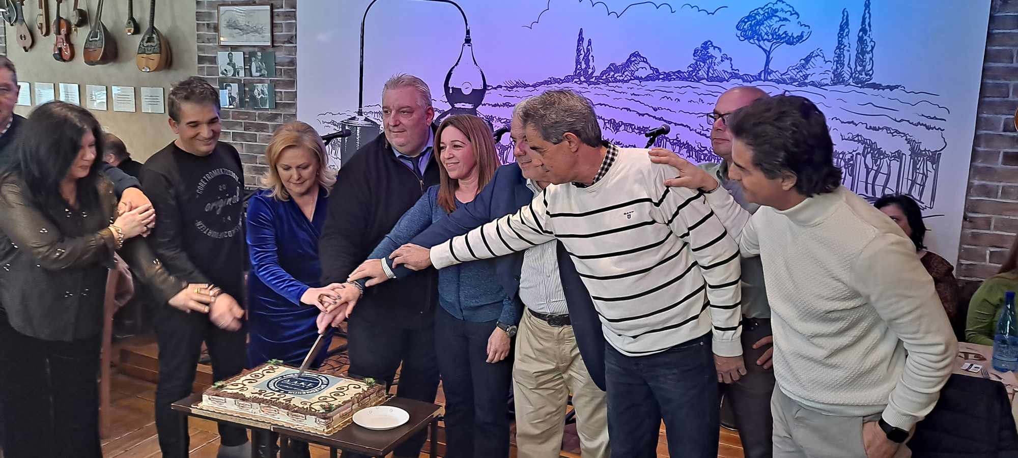 Πλήθος κόσμου στην ετήσια συνεστίαση της ΔΑΚΕ Καθηγητών Λάρισας ...