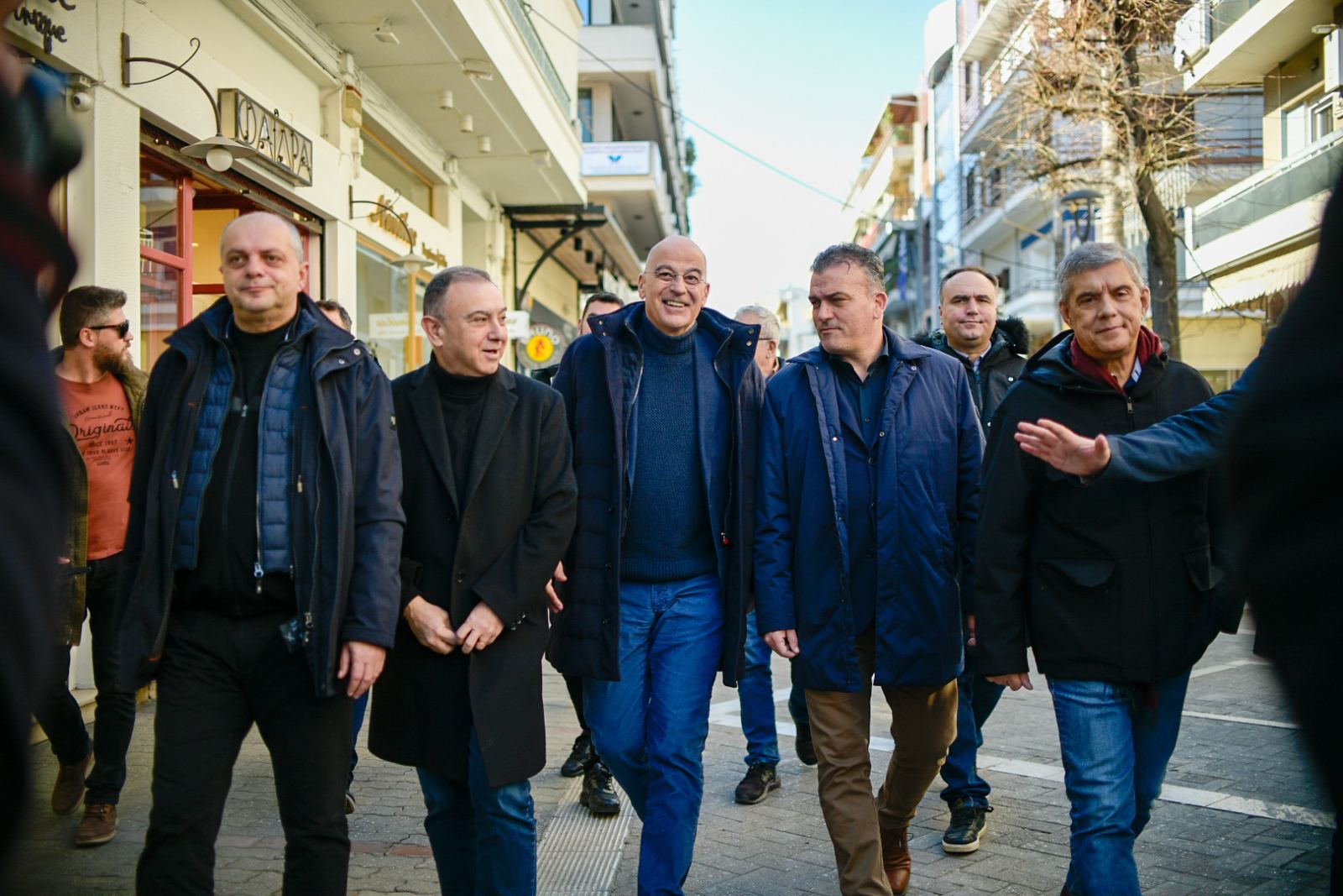 Δείτε φωτογραφίες: Έφθασε στη Λάρισα ο υπουργός Εθνικής Άμυνας Νίκος ...