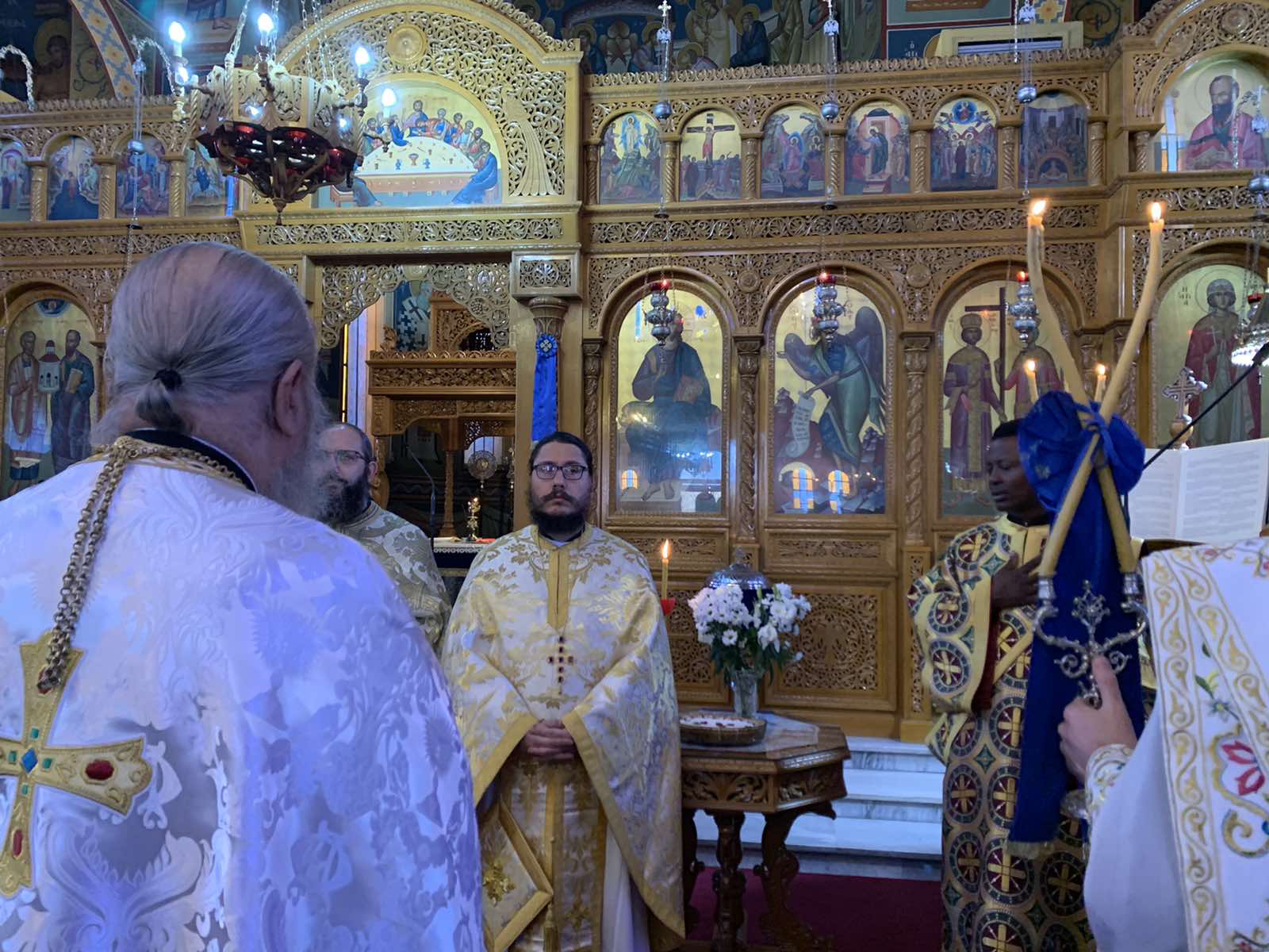 Στον Ιερό Ναό Πέτρου και Παύλου Λάρισας σήμερα ο Επίσκοπος Μπουκόμπα ...