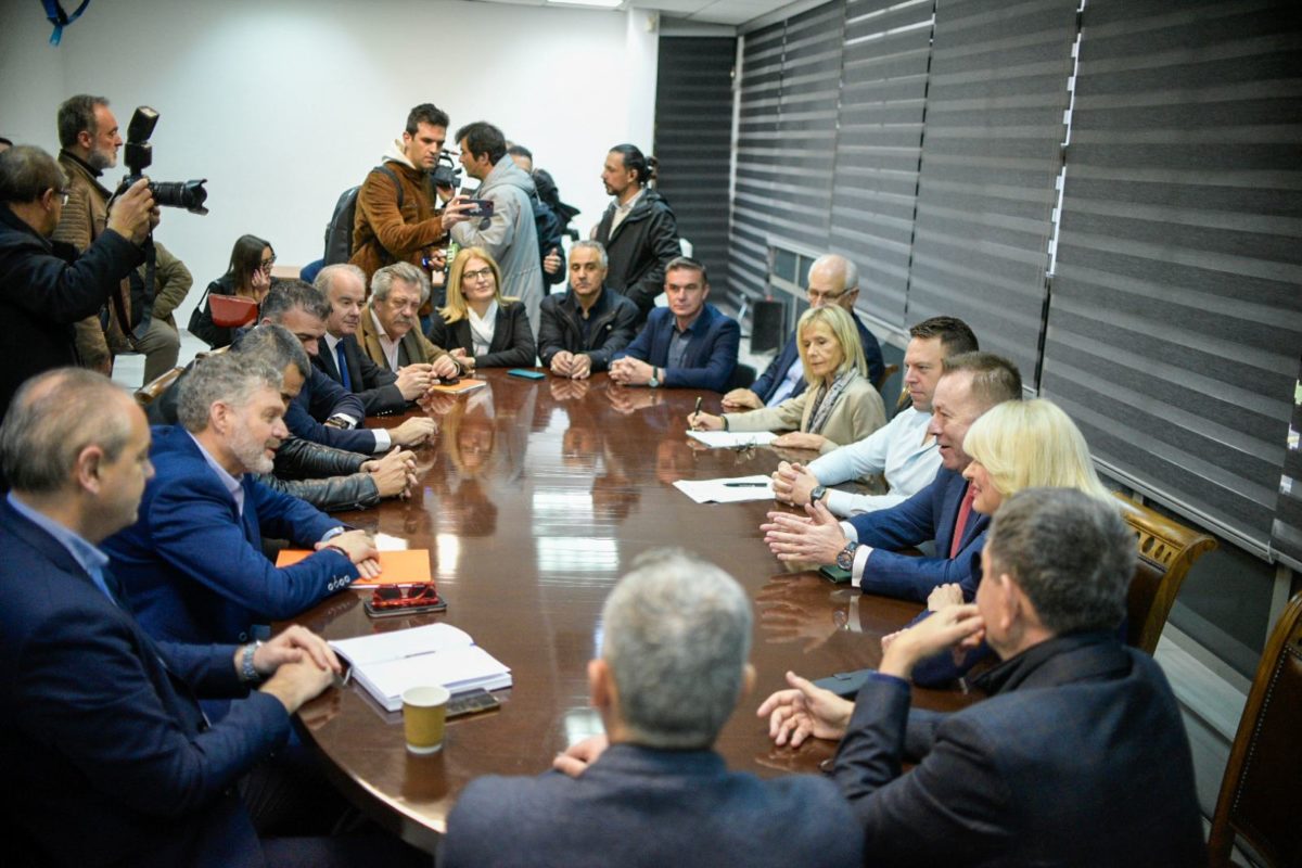 Δείτε φωτογραφίες και βίντεο: Στη Λάρισα ο Στέφανος Κασσελάκης ...