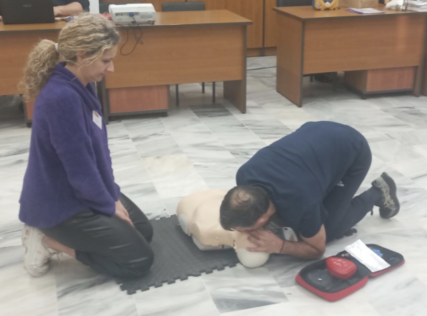 Σεμινάριο στην Καρδιοπνευμονική αναζωογόνηση με Αυτόματο Εξωτερικό ...