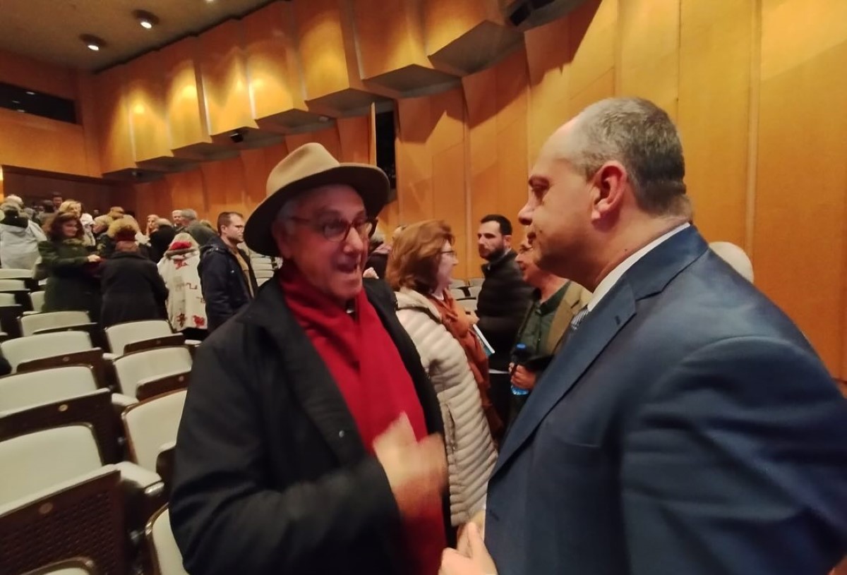 Στην εκδήλωση του Σωματείου Διάζωμα για το Αρχαίο Θέατρο Λάρισας ο ...