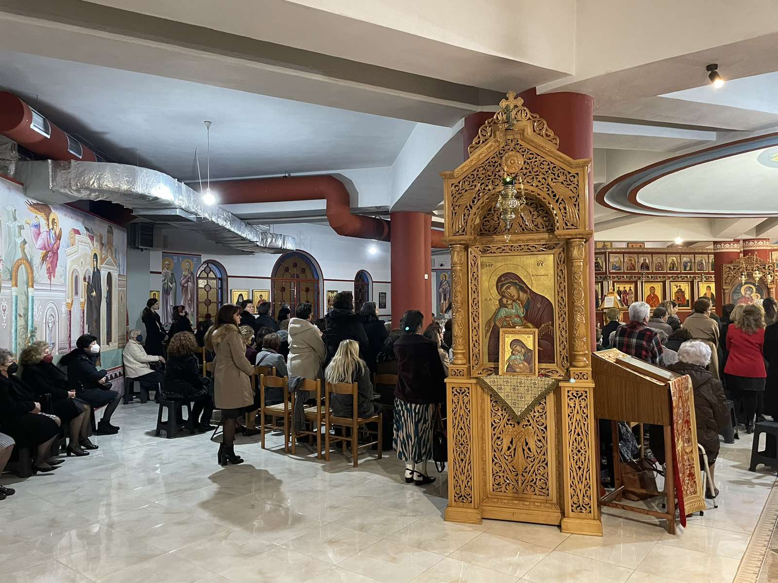 Λάρισα: Πλήθος πιστών στα εγκαίνια του υπόγειου ιερού ναού της οσίας ...