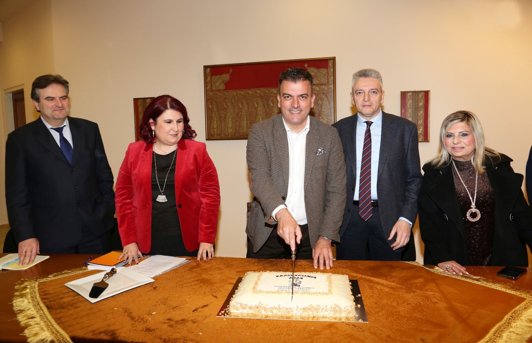 Συνεδρίαση και κοπή πίτας στο Λαογραφικό μουσείο - Μαμάκος: «Με ...