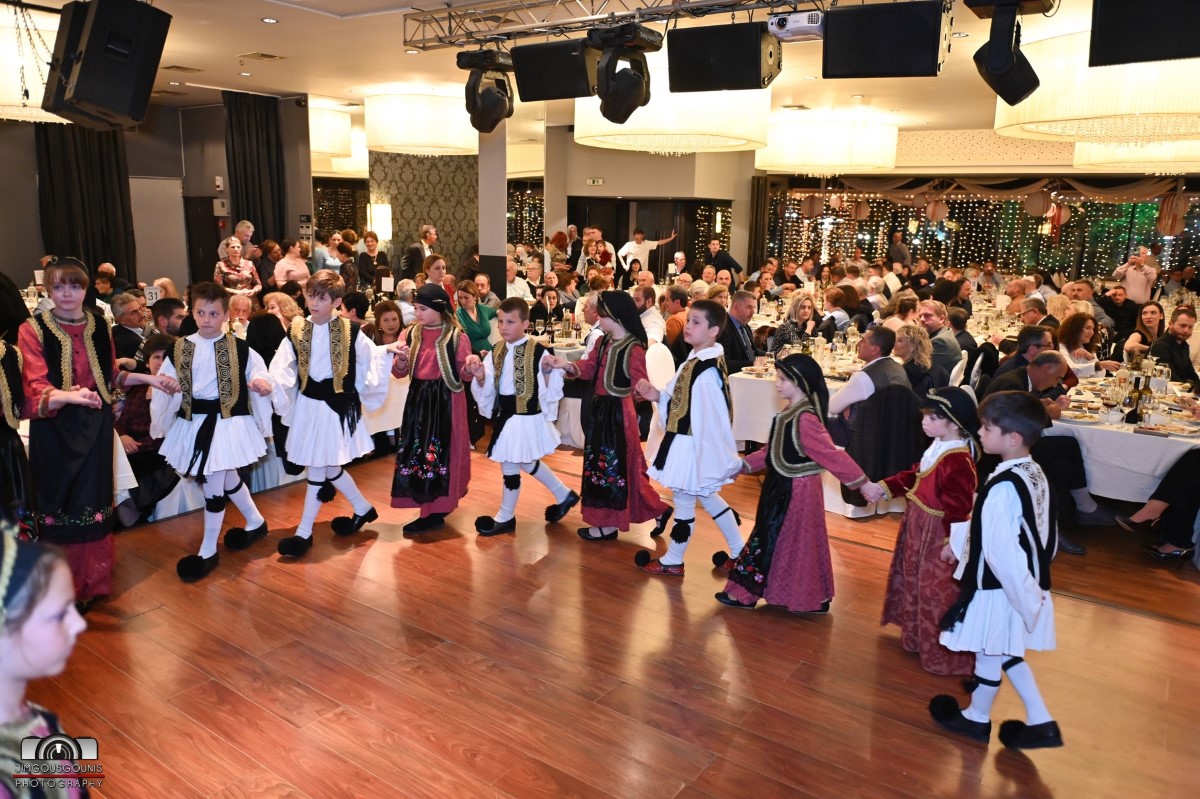 Με επιτυχία ο ετήσιος χορός του Συλλόγου Αργιθεατών Λάρισας – ONLARISSA ...
