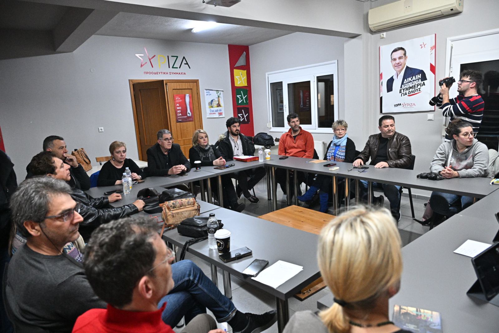 Στην εποχή... Τσίπρα ζει ακόμη η νομαρχιακή Λάρισας του ΣΥΡΙΖΑ ...