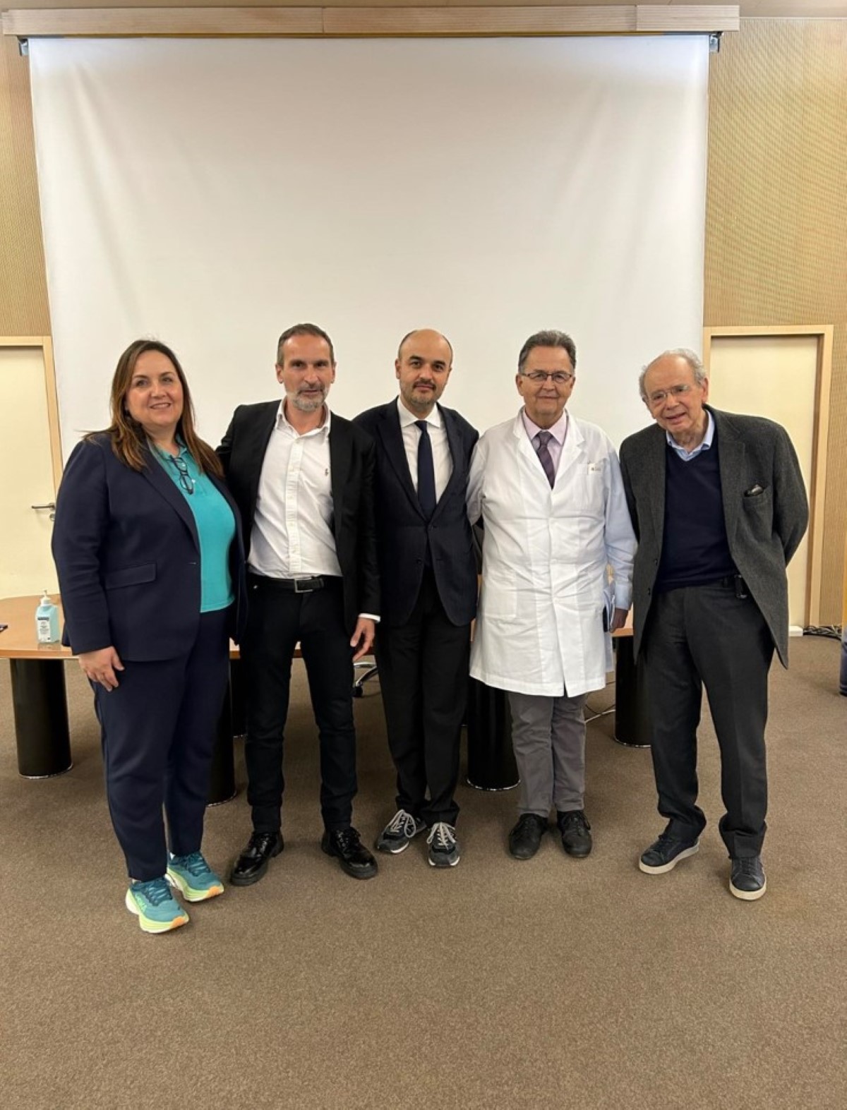 ΙΑΣΩ Θεσσαλίας: Εκπαιδευτική ομιλία για τις εγχύσεις στα ορθοπαιδικά ...