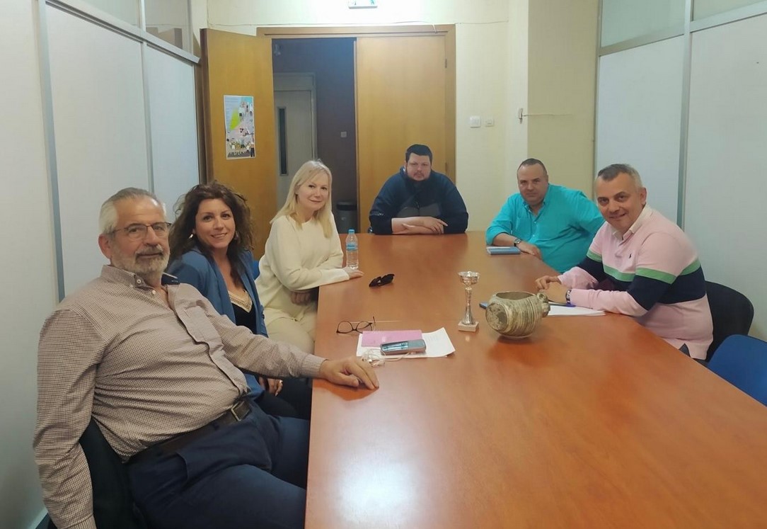 Λάρισα: Συνάντηση Γερογιώκα με την Ελληνική Σκακιστική Ομοσπονδία ...