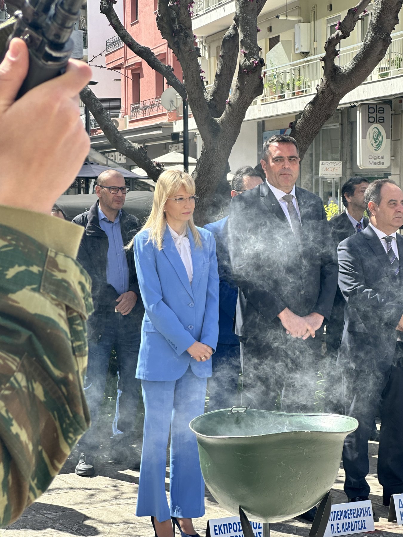 Στους εορτασμούς της 25ης Μαρτίου, στην Καρδίτσα, η Εύη Δραμαλιώτη ...