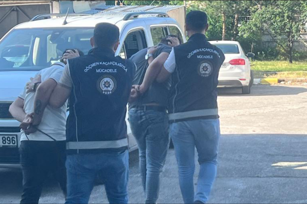 Interpol: Τα πλοκάμια της διακίνησης ανθρώπων και της διαδικτυακής ...