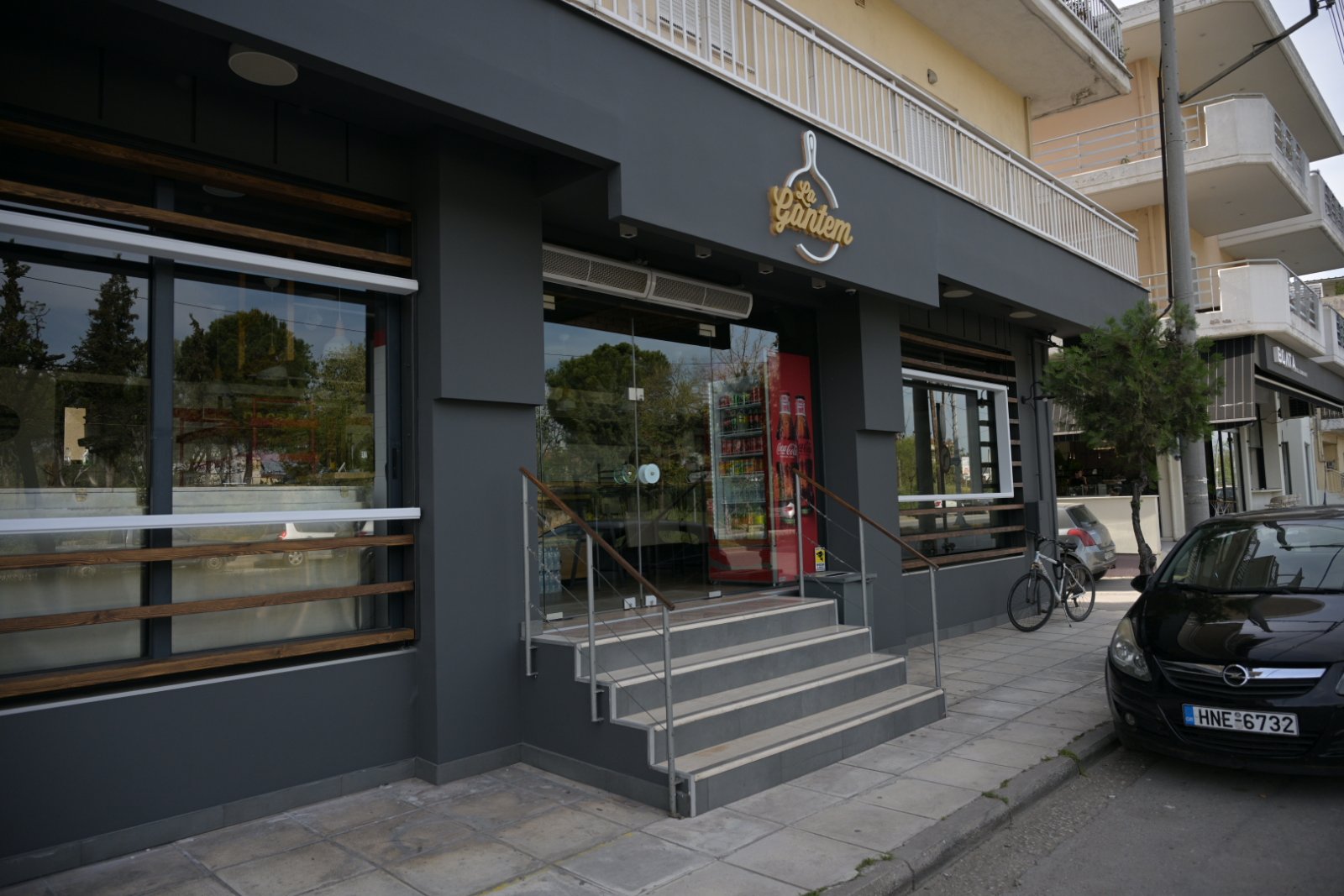 Δήμαρχος άνοιξε εστιατόριο στη Λάρισα – Το… γκαντέμικο όνομα που του ...