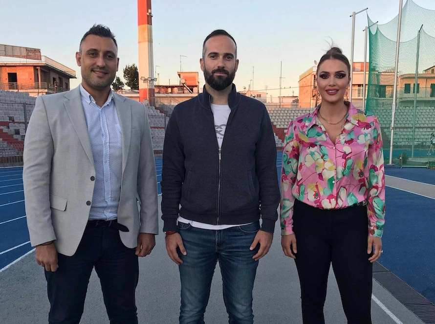 Με τον Πρόεδρο του Ε.Α.Κ.Λ στελέχη της Δ.Ε.Ε.Π. Ν.Δ. Λάρισας ...