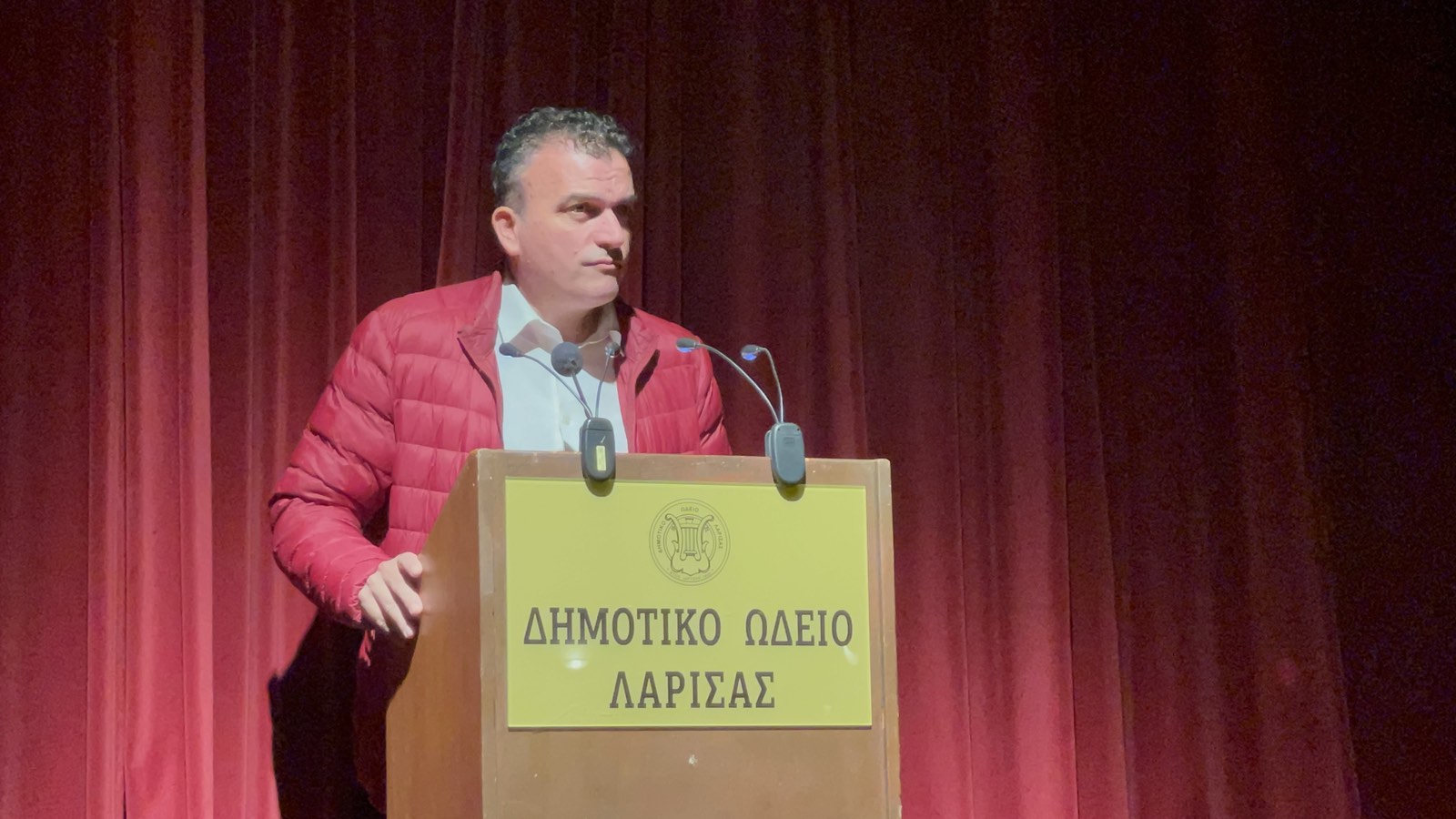 Θερμό χειροκρότημα στην παράσταση «Η κυρά μας η μαμή» από το Ενιαίο ...
