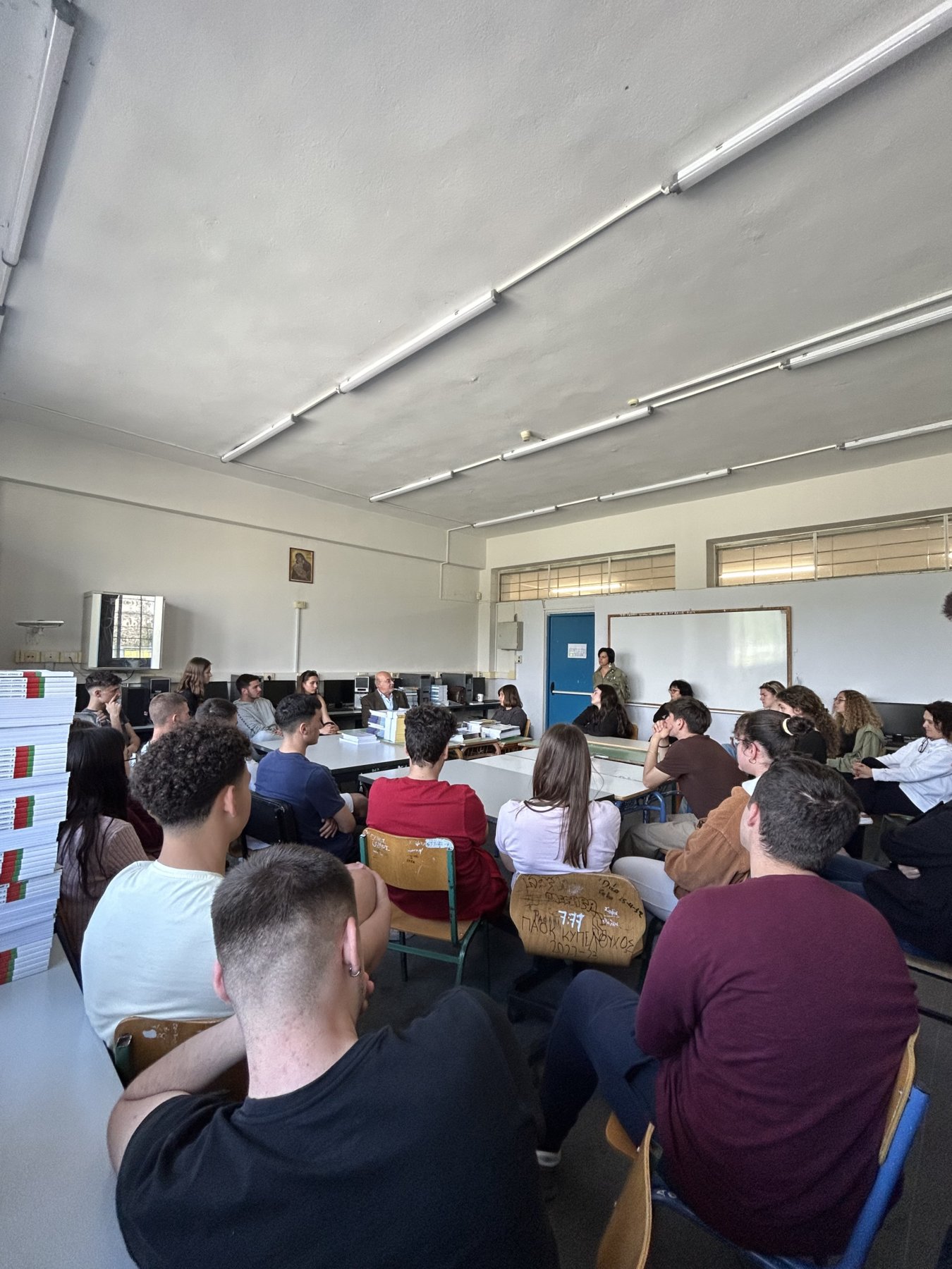 Μαθητές του ΓΕΛ Τυρνάβου ενημερώθηκαν για τη δημοκρατία και ανθρώπινα ...
