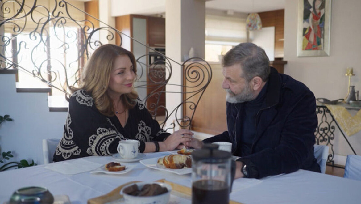 «Η Γη της Ελιάς» – Παρασκευή: Ο Τζον ανακοινώνει στην Αθηνά ότι ...