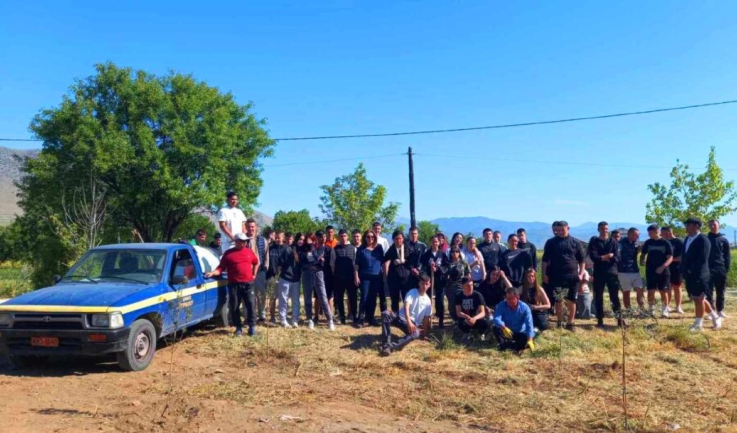 Μαθητές του ΕΠΑΛ Τυρνάβου φυτεύσαν 57 δέντρα στη μνήμη των θυμάτων των ...