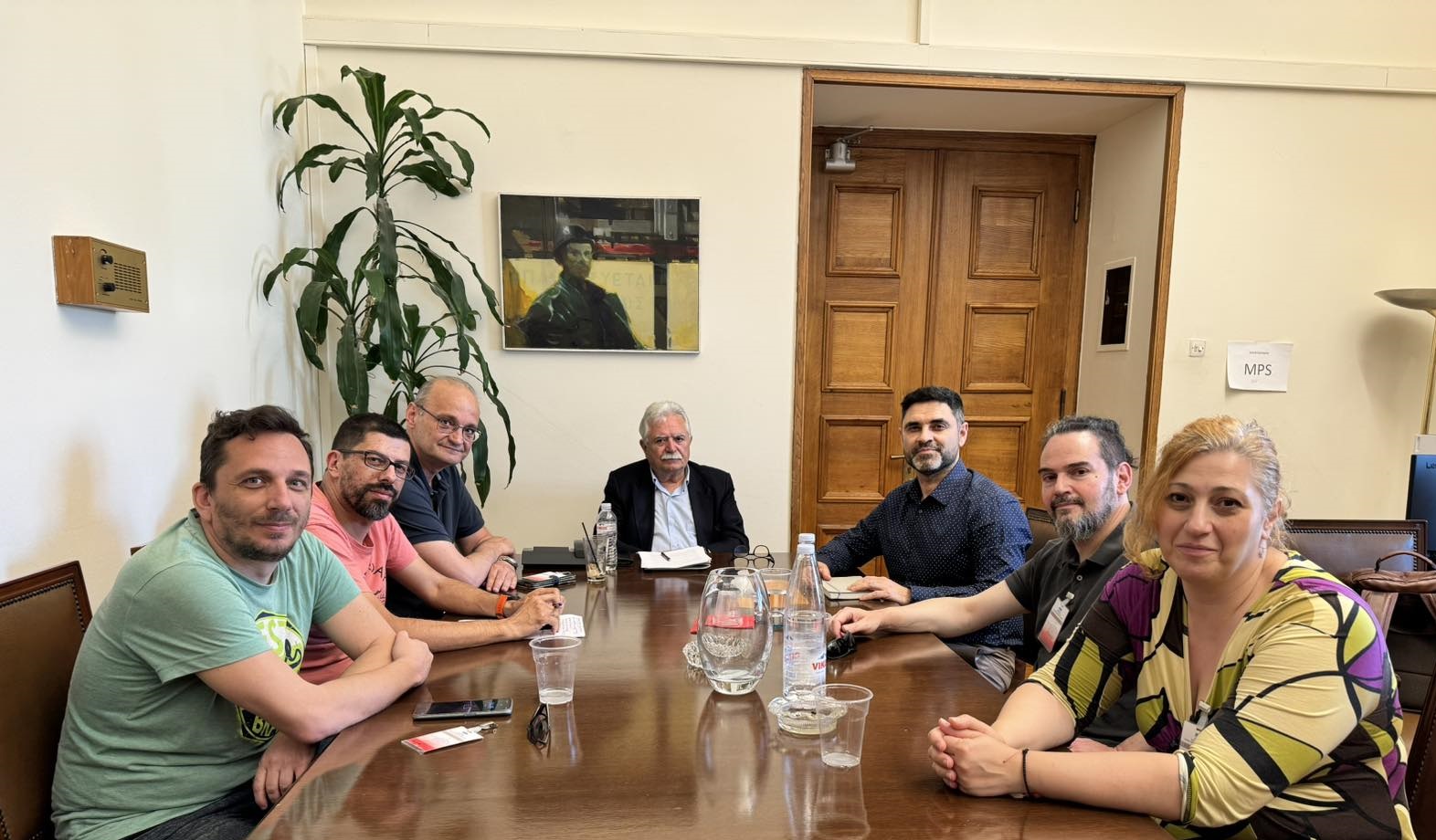 Συνάντηση αντιπροσωπείας του ΚΚΕ με την ΠΑΝΣΥΠΟ – ONLARISSA.GR Νέα ...