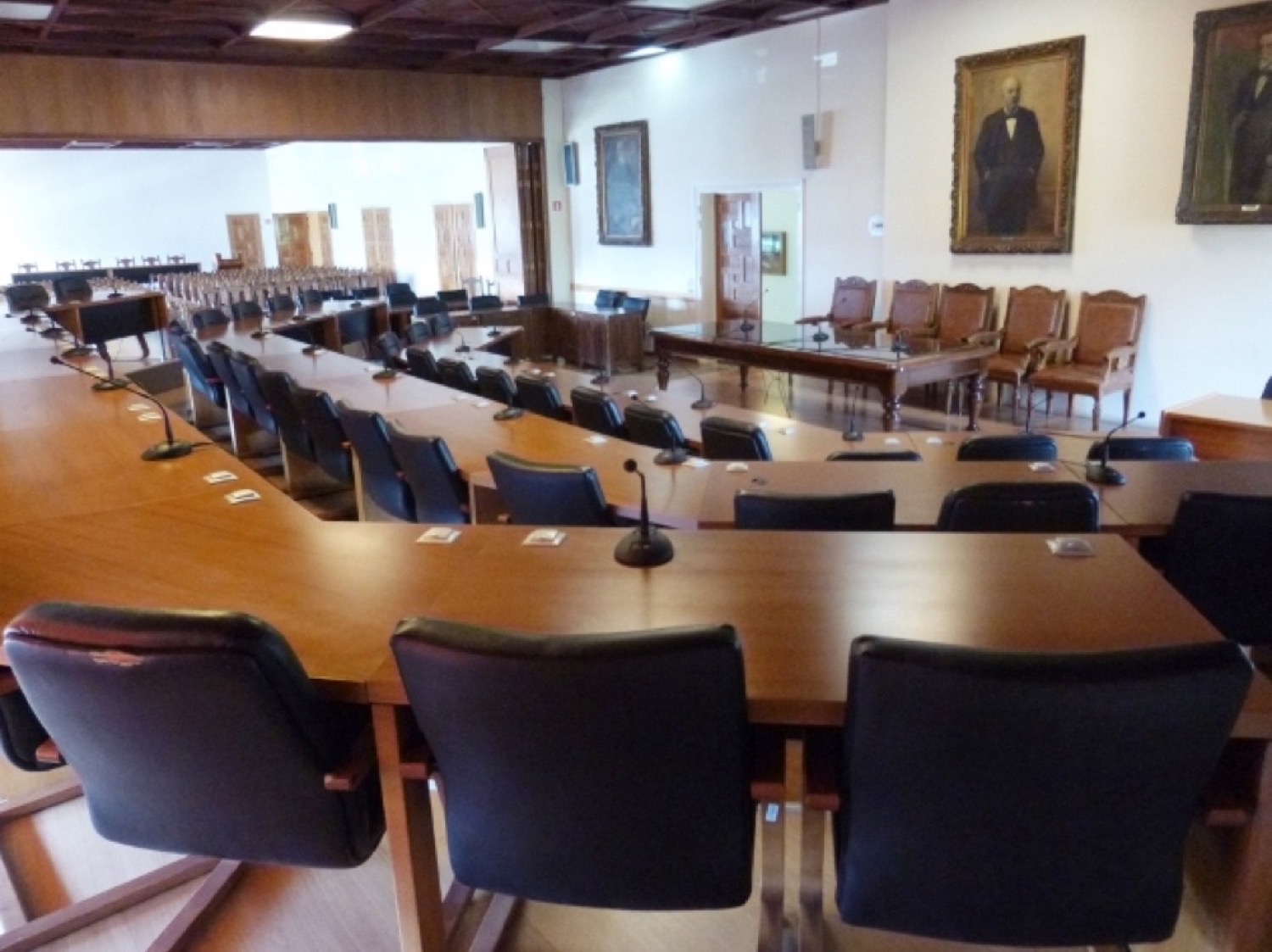 Δεν διεξήχθη το Δημοτικό Συμβούλιο Βόλου με θέμα τη βιαιοπραγία Ζαχείλα ...
