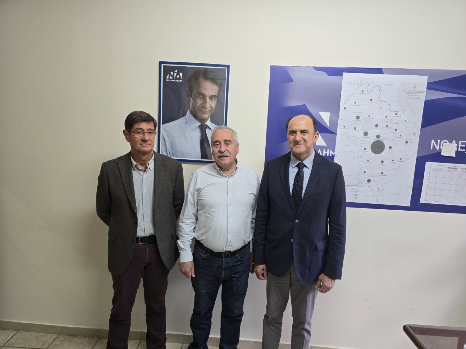 Στα γραφεία της ΔΕΕΠ ΝΔ Λάρισας οι υποψήφιοι ευρωβουλευτές Θεόφιλος ...