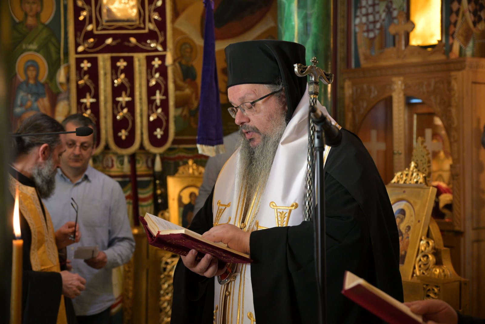 Ευχέλαιο στο παρεκκλήσι του Γενικού Νοσοκομείου Λάρισας τέλεσε ο ...
