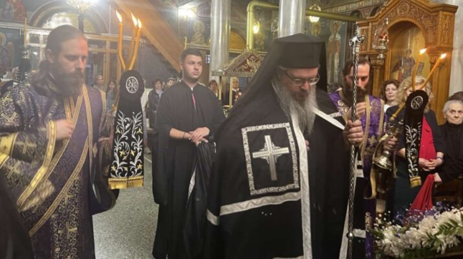 Λάρισα: Ο Όρθρος της Μεγάλης Τρίτης στον Ιερό Ναό Αγίου Δημητρίου (φωτό ...