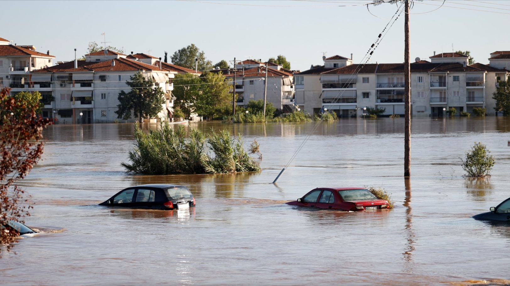 «Είμαστε εγκαταλελειμμένοι στα προβλήματά μας» λένε οι πλημμυροπαθείς ...