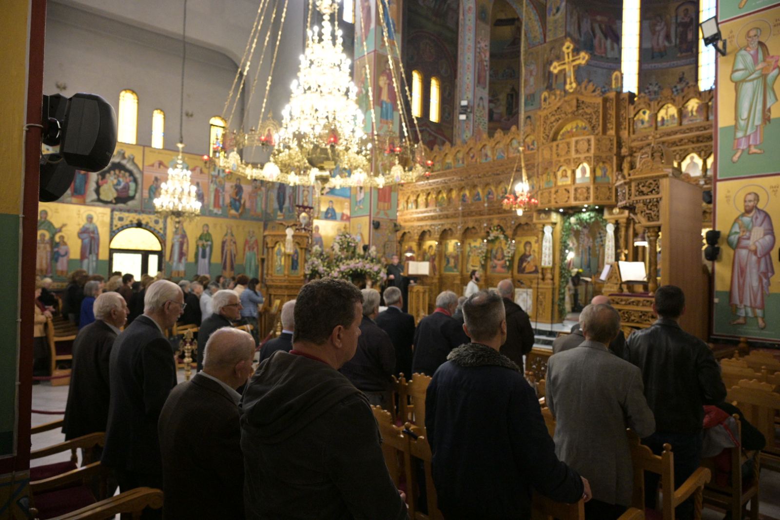 Πανηγυρίζει η Ενορία της Ζωοδόχου Πηγής στη Λάρισα - Πλήθος πιστών στον ...