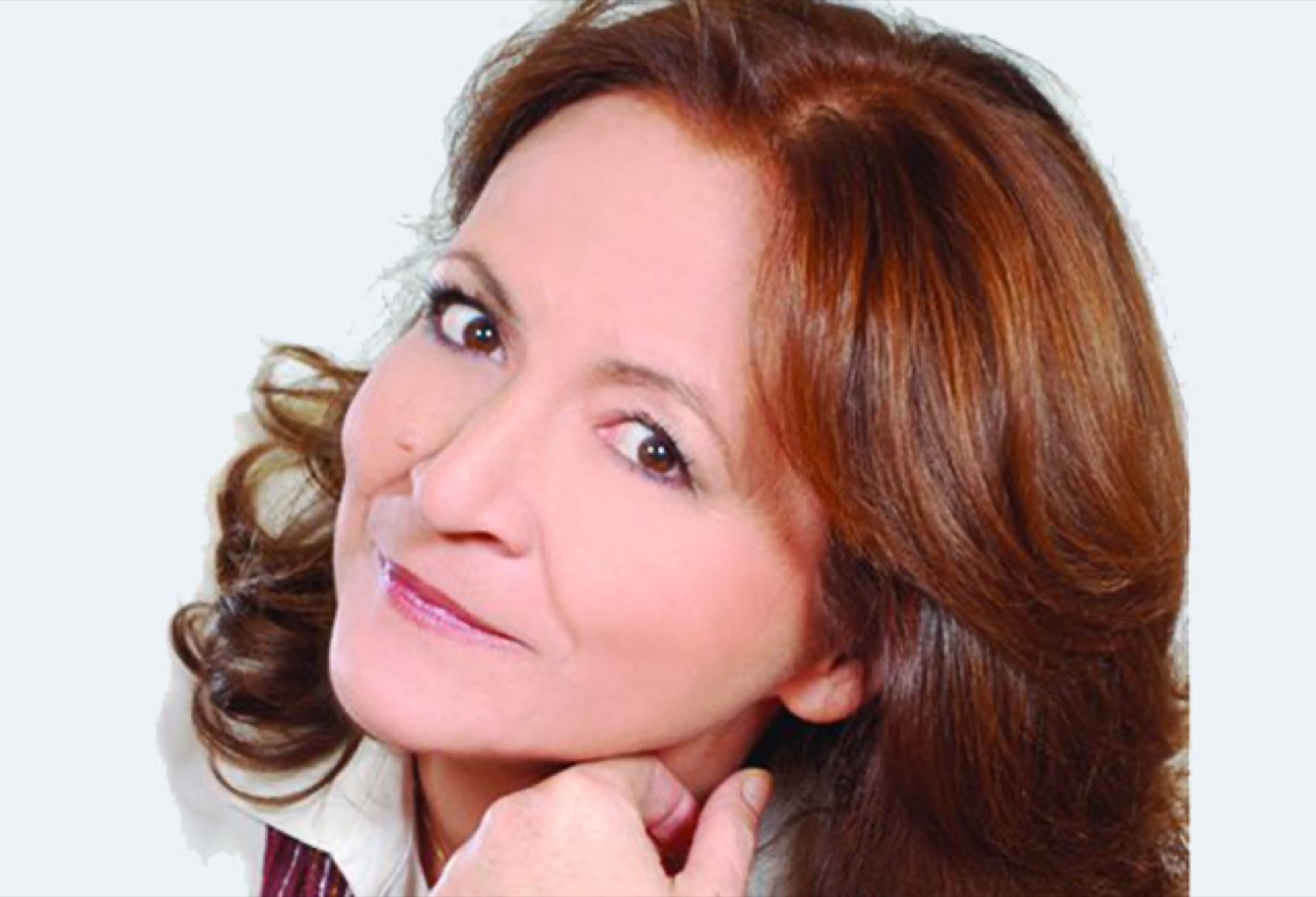 Στα εγκαίνια της 23ης Έκθεσης Βιβλίου Λάρισας σήμερα η συγγραφέας Ρένα ...