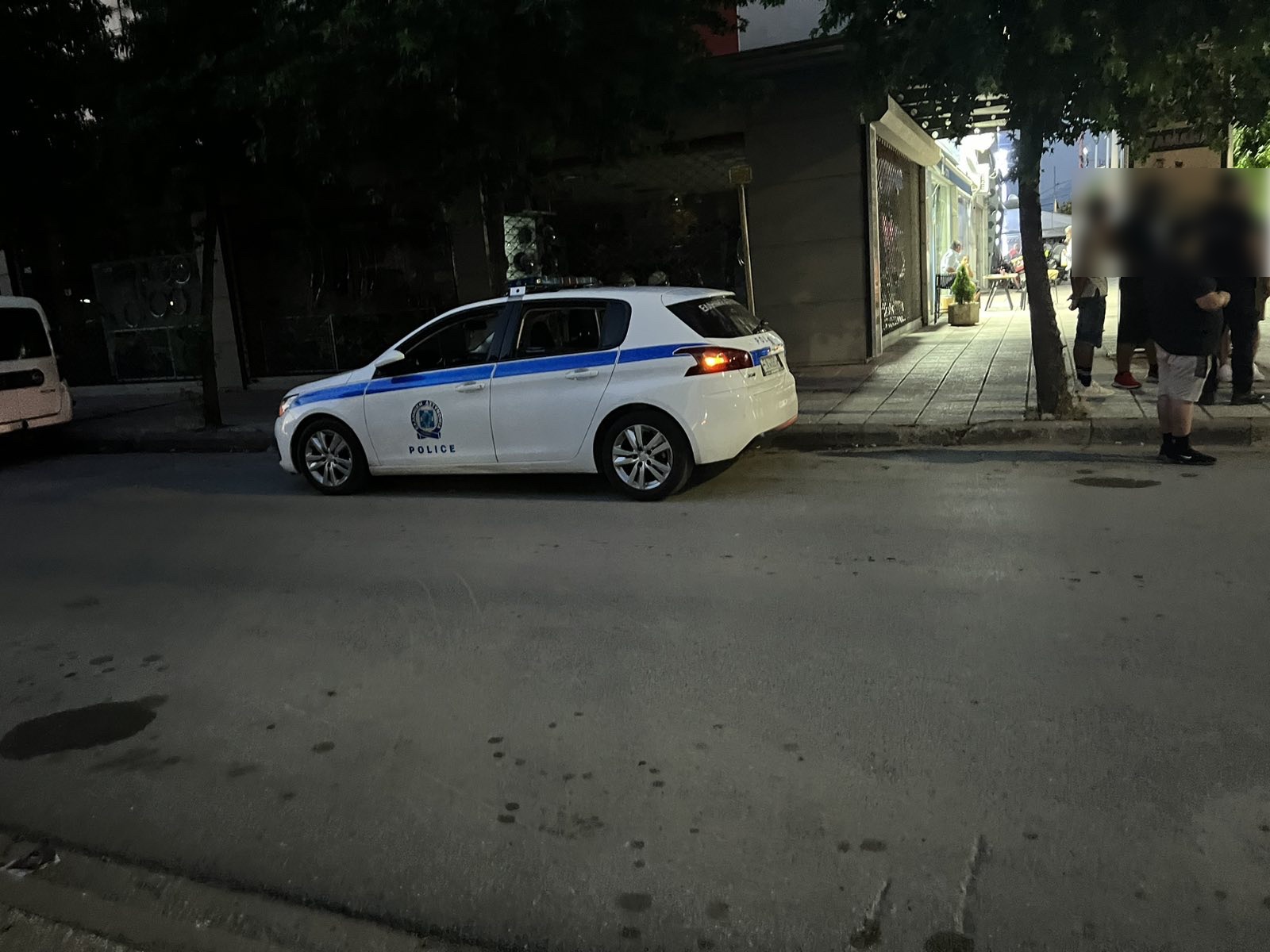 Λάρισα: Αυτοκίνητο παρέσυσε ηλεκτρικό πατίνι με νεαρό - Τραυματίστηκε ...