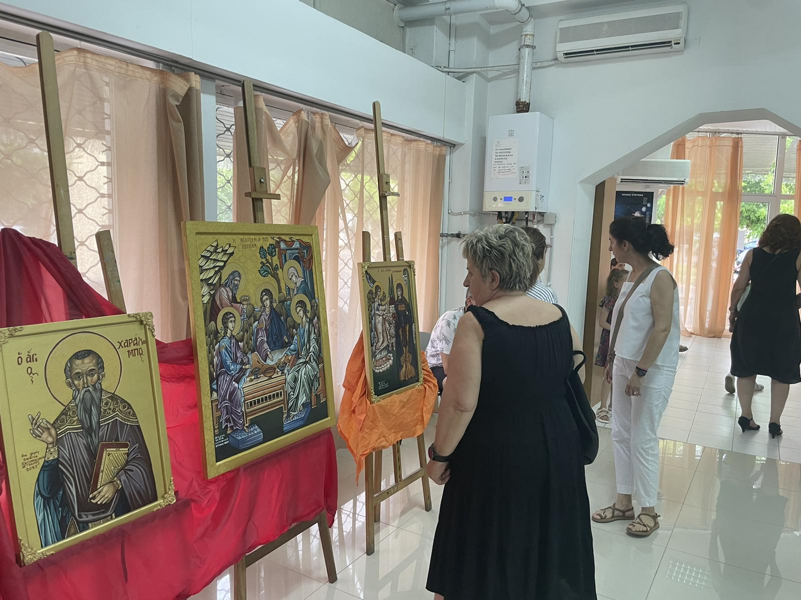 Εγκαινιάστηκε με επιτυχία η έκθεση αγιογραφίας και ζωγραφικής των ...